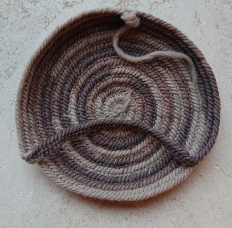 Needlebinding a Hood – Needlebinding.com