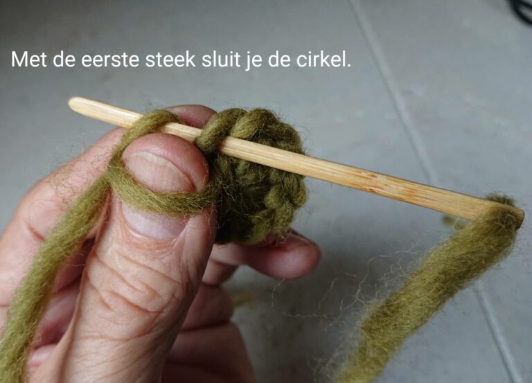 Hats, round start. – Needlebinding.com